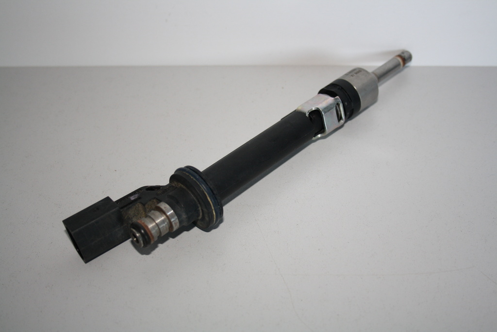 Vstřikovací ventil 03H906036A pro 3,6 FSI V6 - použitý